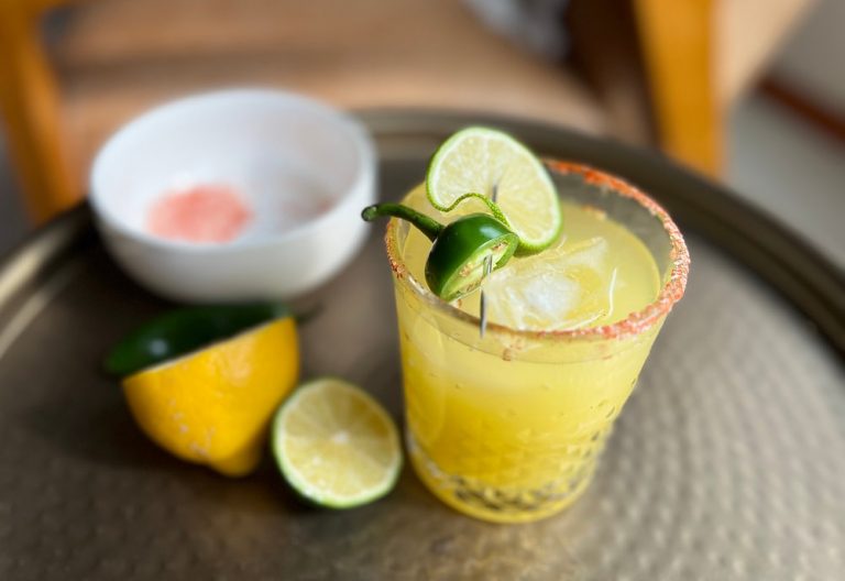 Top 10 Best Poolside Drinks to Boost Your Pool Party - Event, Party ...